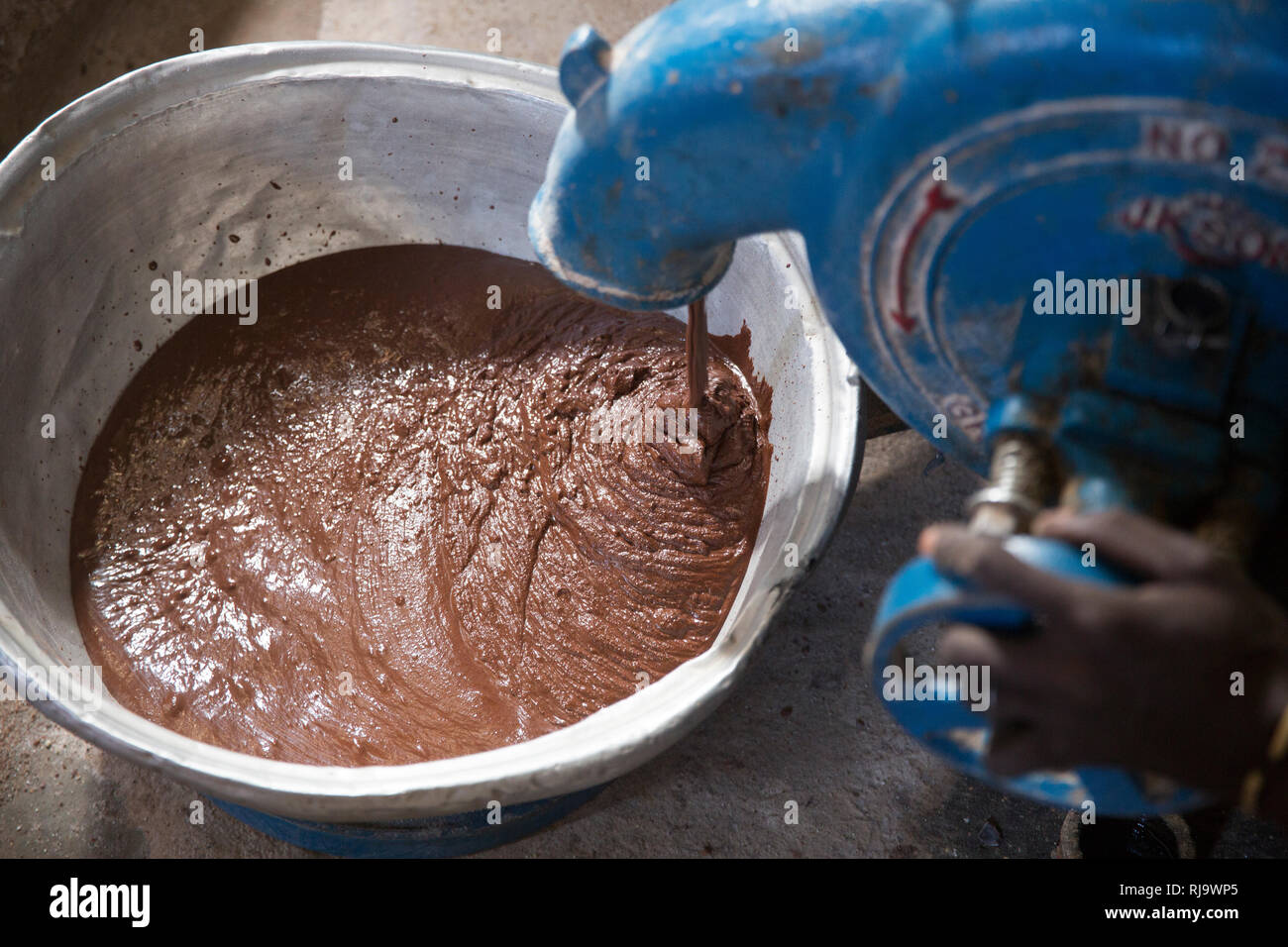 Shea nuts hi-res stock photography and images - Alamy