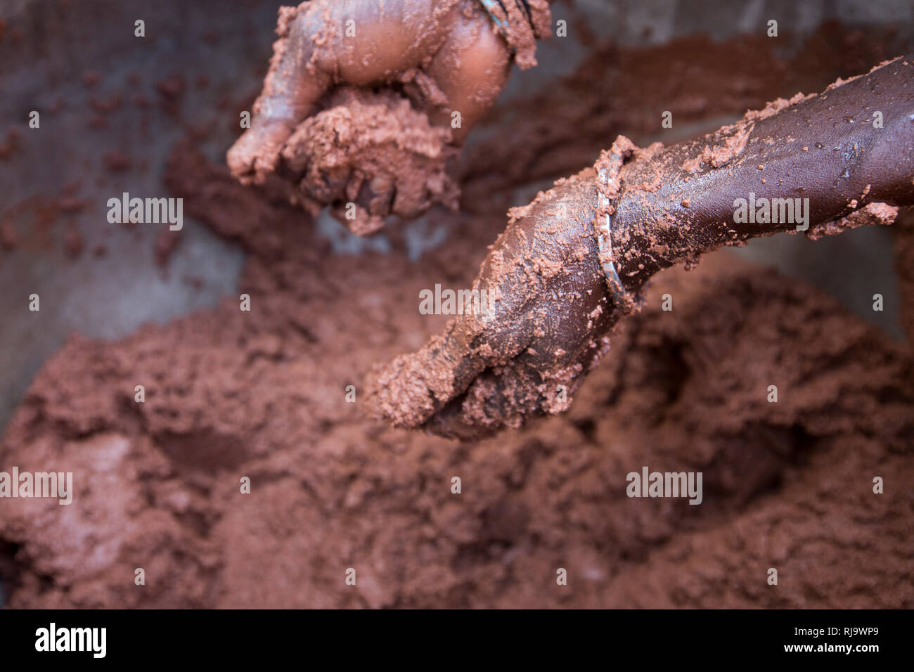 Shea butter production hi-res stock photography and images - Alamy