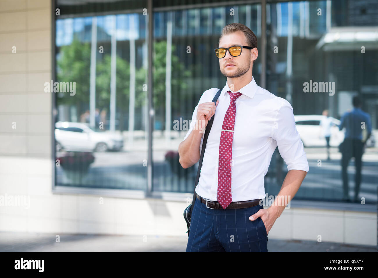 Man commuter hi-res stock photography and images - Alamy