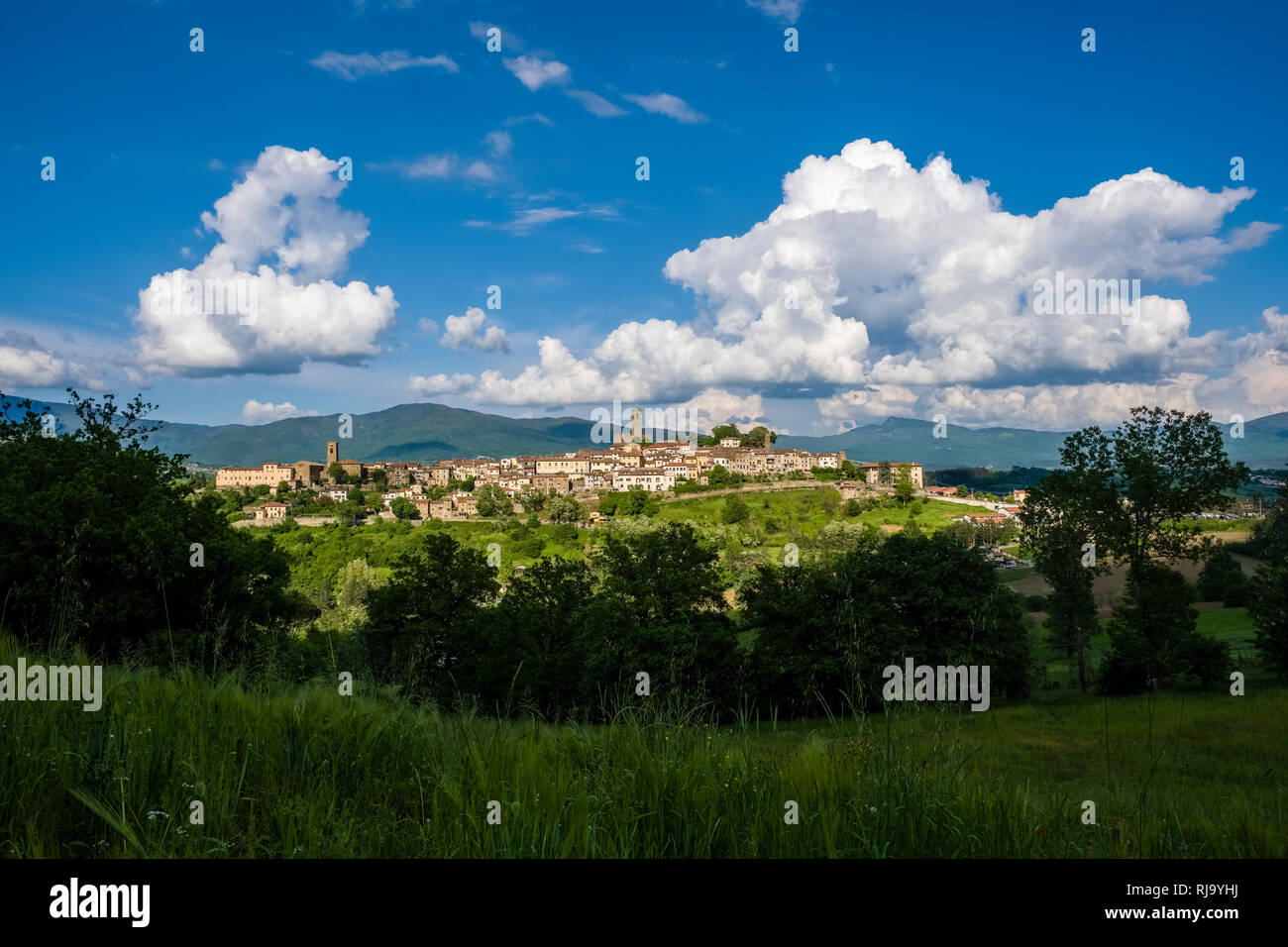 Typical italian hill top town hi-res stock photography and images - Alamy