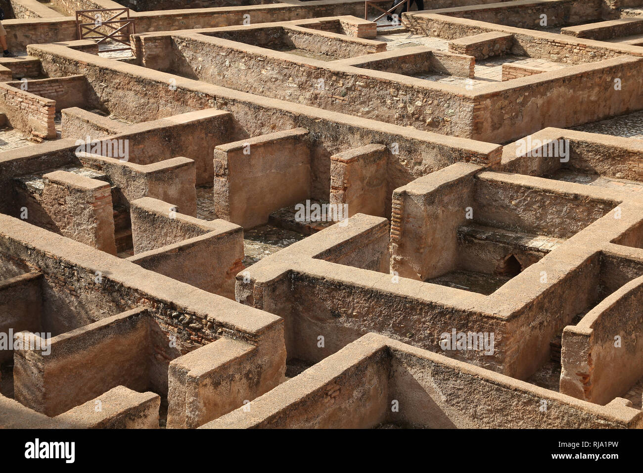 Alhambra castle maze hi-res stock photography and images - Alamy