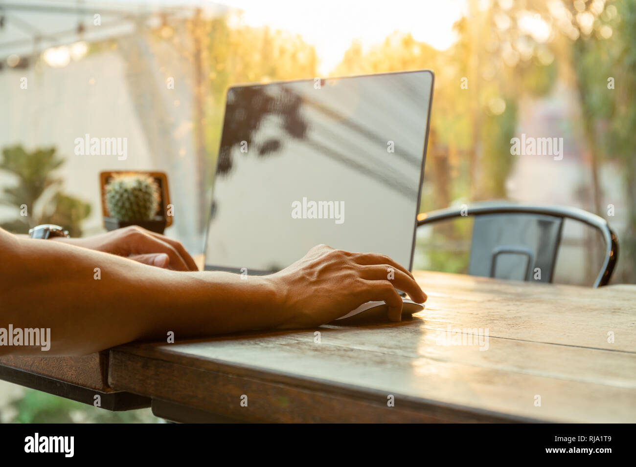 Man using computer mouse hi-res stock photography and images - Alamy