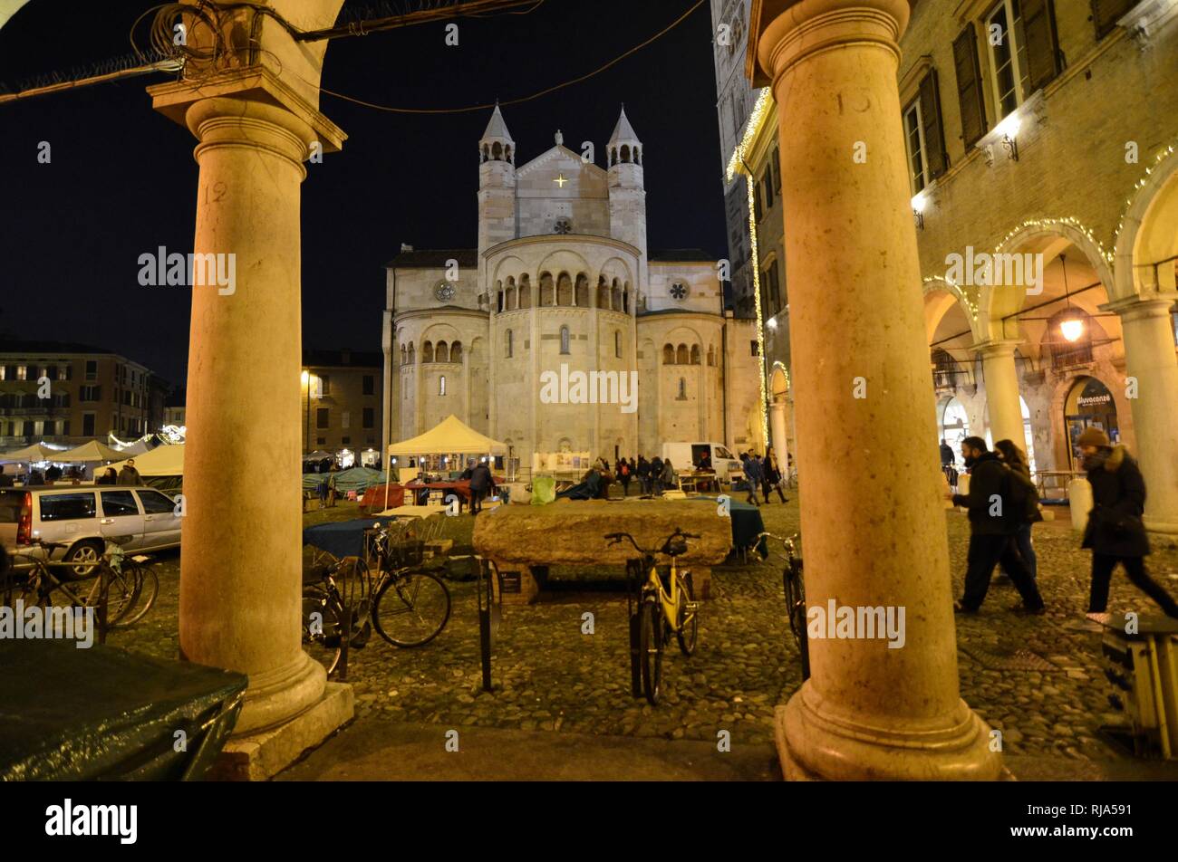Tourism palace grand hall italy hi-res stock photography and images - Alamy
