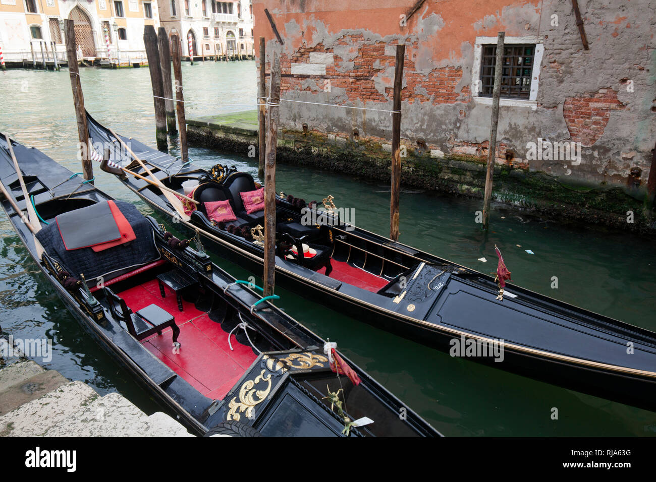 Two black gondolas lie in narrow canal in venice hi-res stock photography and images - Alamy