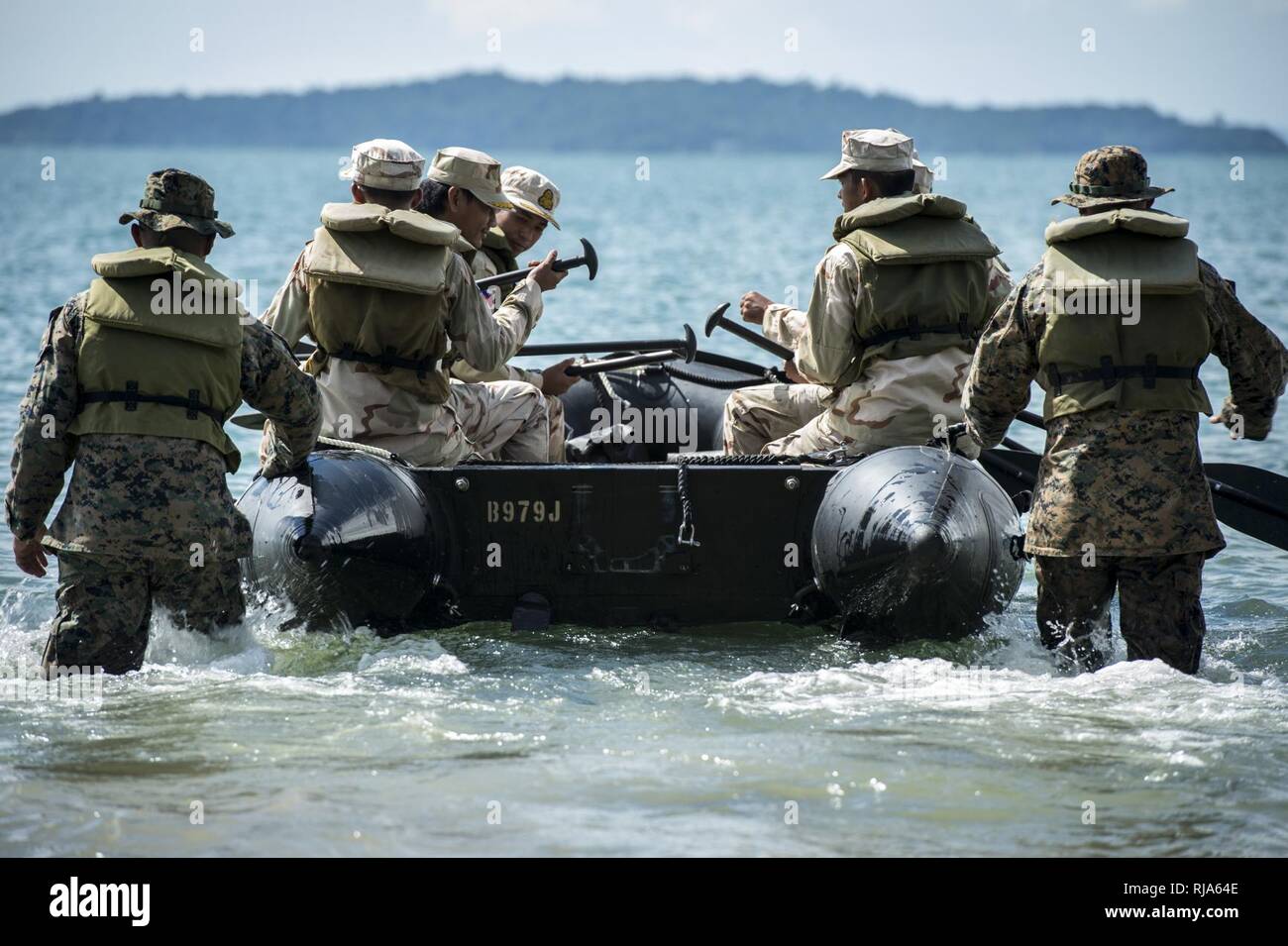 U s navy sailors assigned to the riverine squadron 2 hi-res stock ...