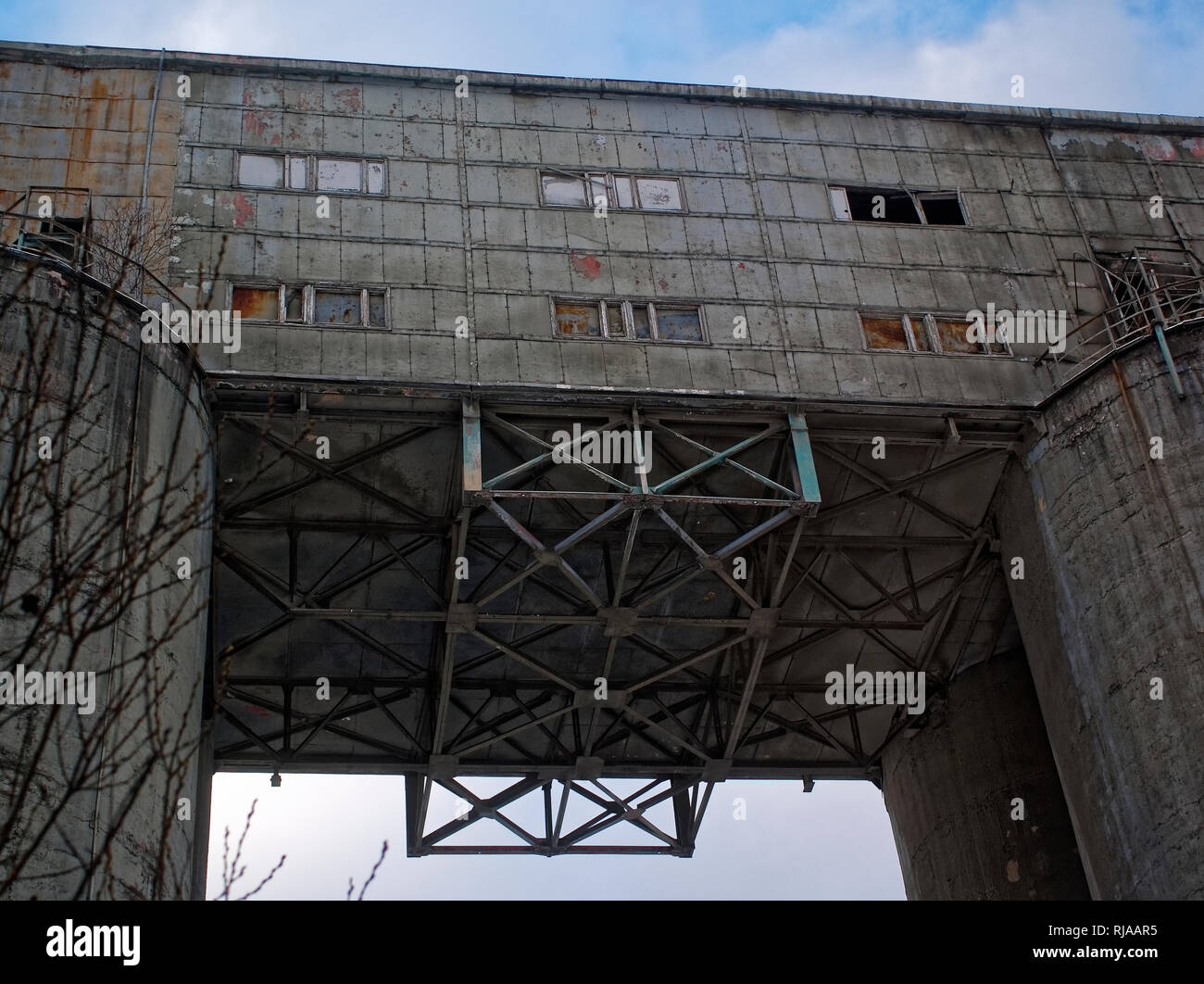 Bunker crane hi-res stock photography and images - Alamy