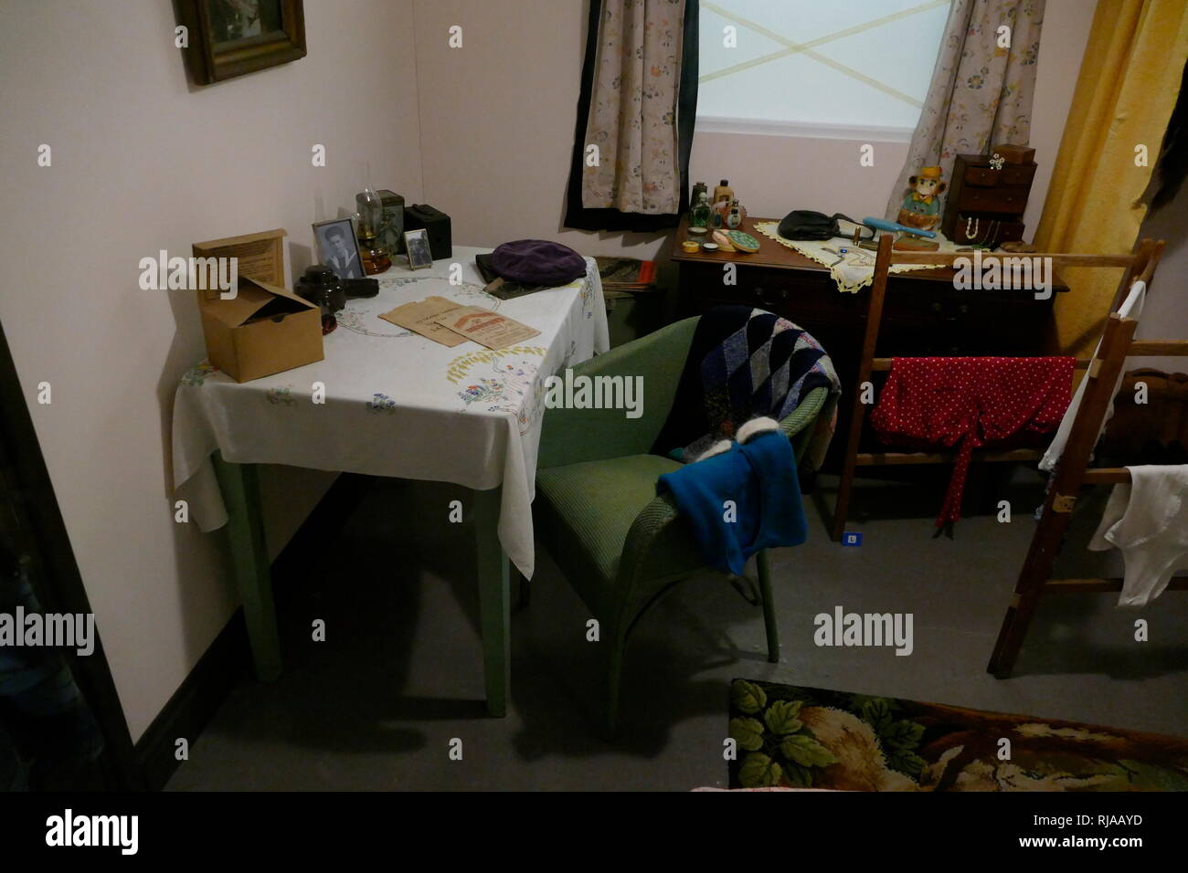 English, domestic house interior during World War Two Stock Photo - Alamy