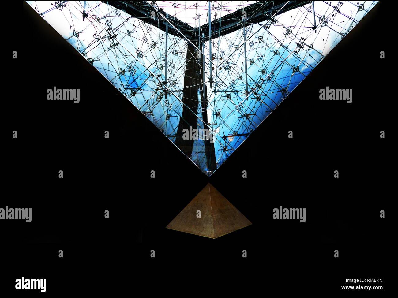 Louvre Pyramid I M Pei In Stock Photos & Louvre Pyramid I M Pei In ...