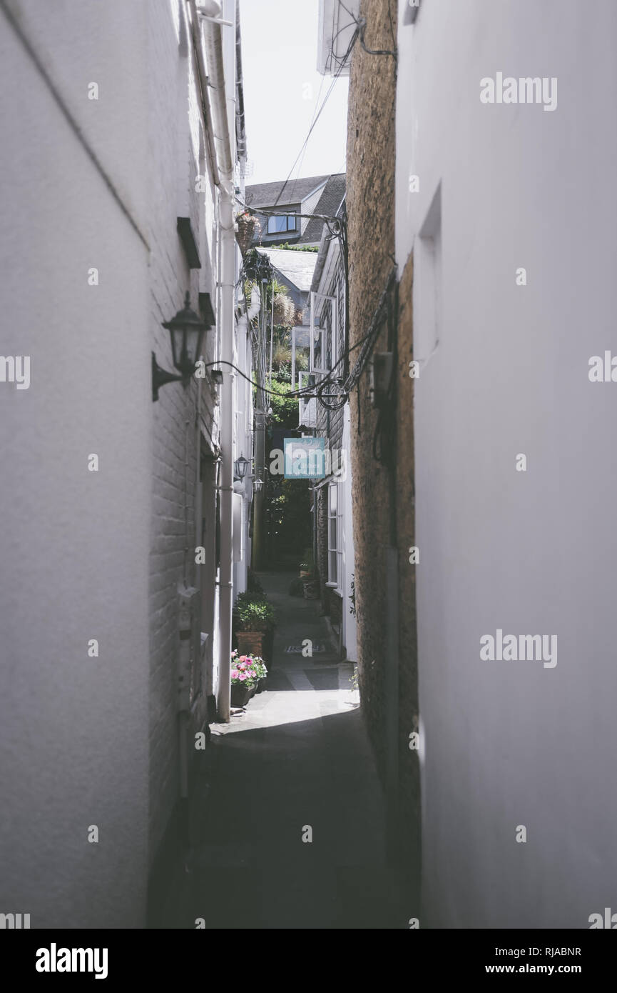 Padstow cornwall town street hi-res stock photography and images - Alamy