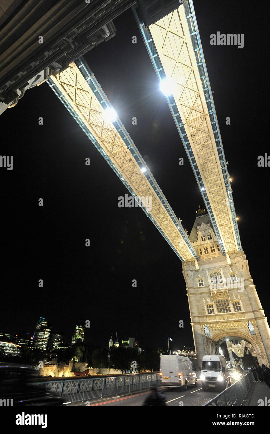 Neogothic combined bascule and suspension bridge Tower Bridge 1886 1894 ...