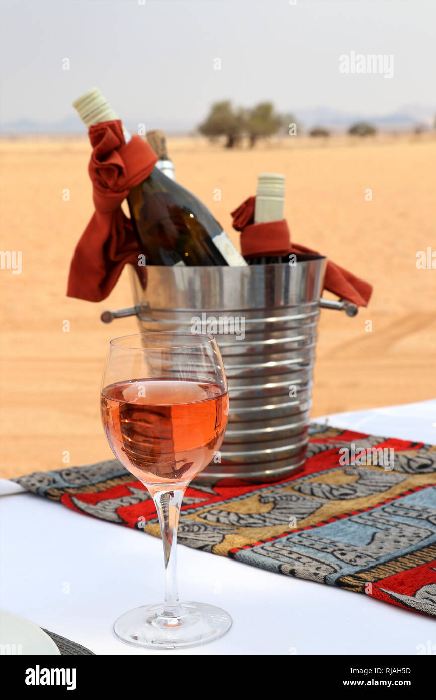 Lunch with nature hi-res stock photography and images - Alamy