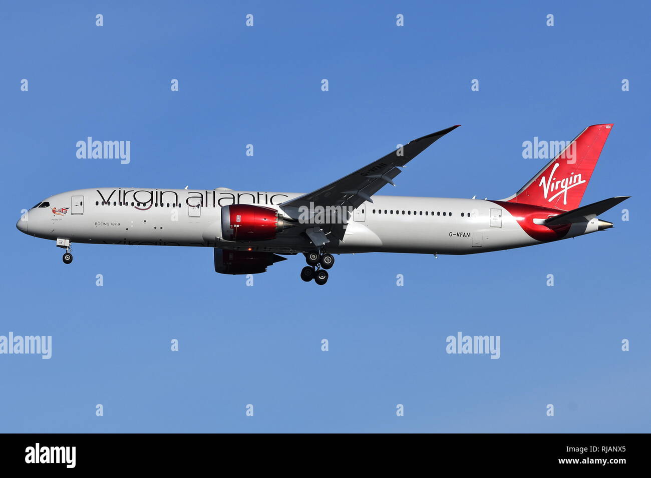 154 Scale Composite Boeing B787-800 Dreamliner Airplane, 40% OFF