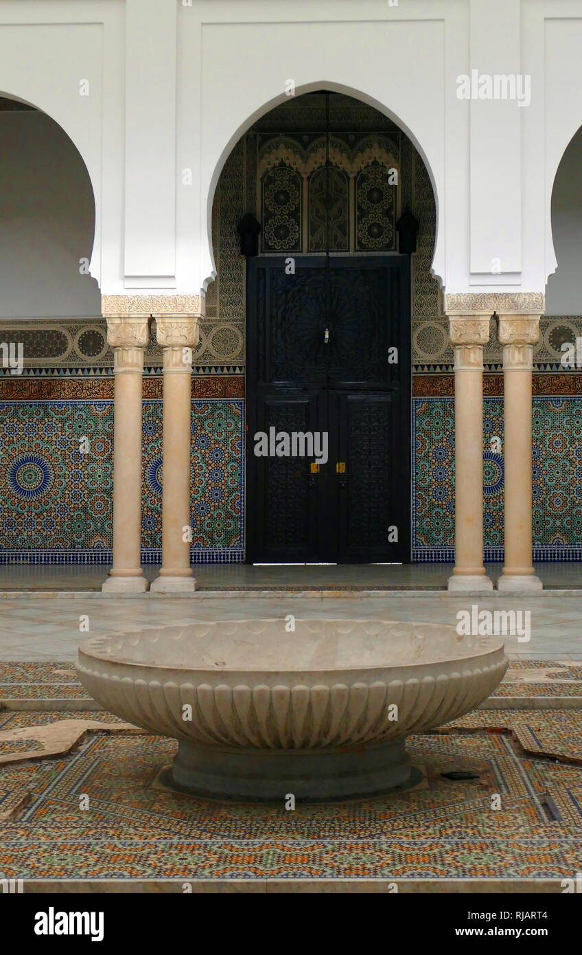 The Grande Mosquée de Paris (commonly known as The Paris Mosque or The ...