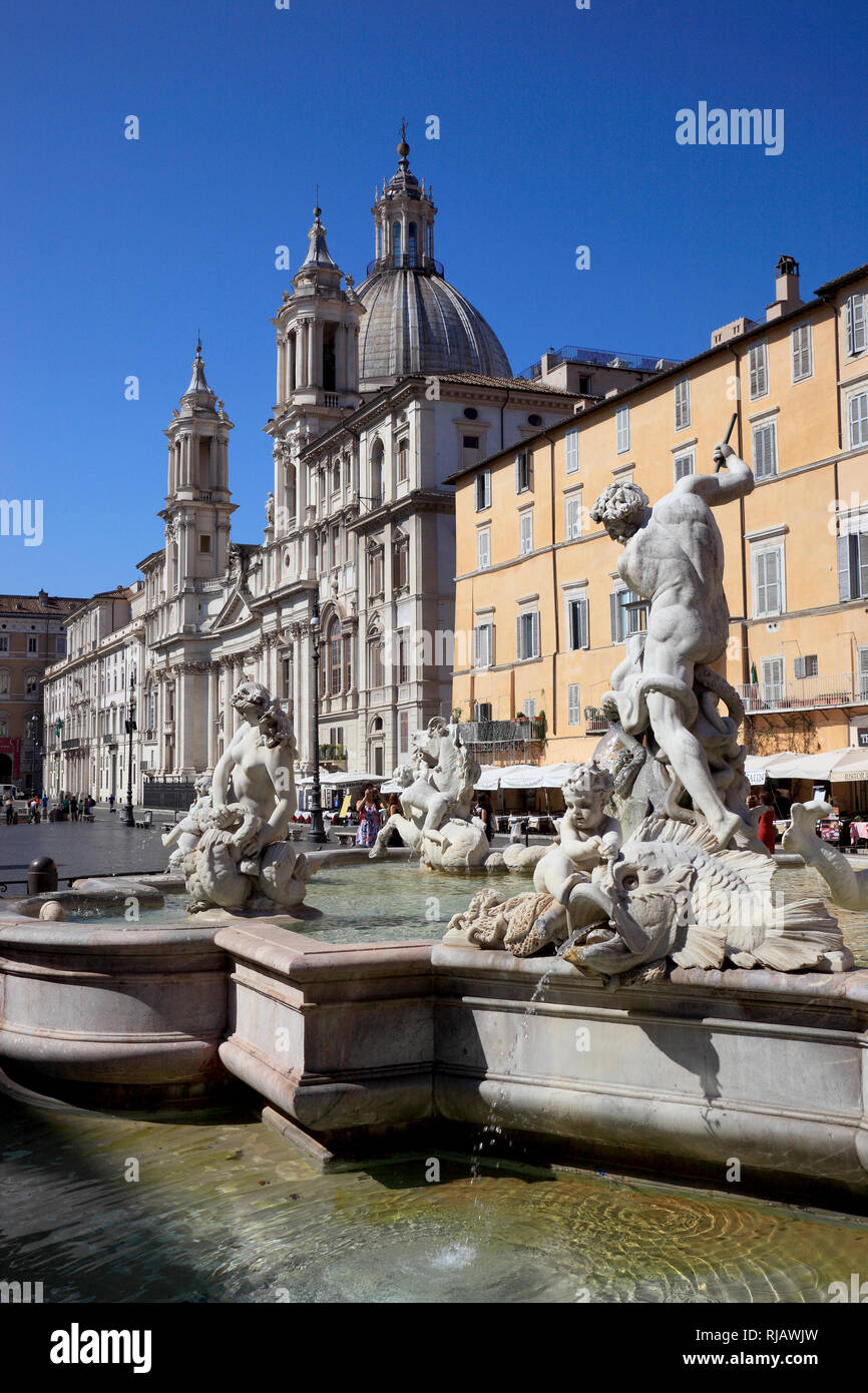 Fountain of Neptune, Fontana del Nettuno, church Sant’Agnese in Agone ...