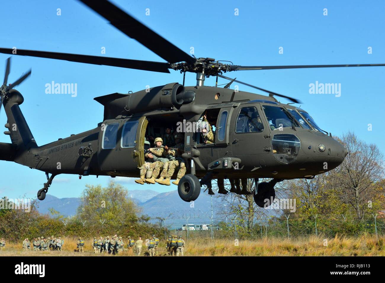 U.S. Army paratroopers assigned to the 173rd Airborne Brigade Support ...