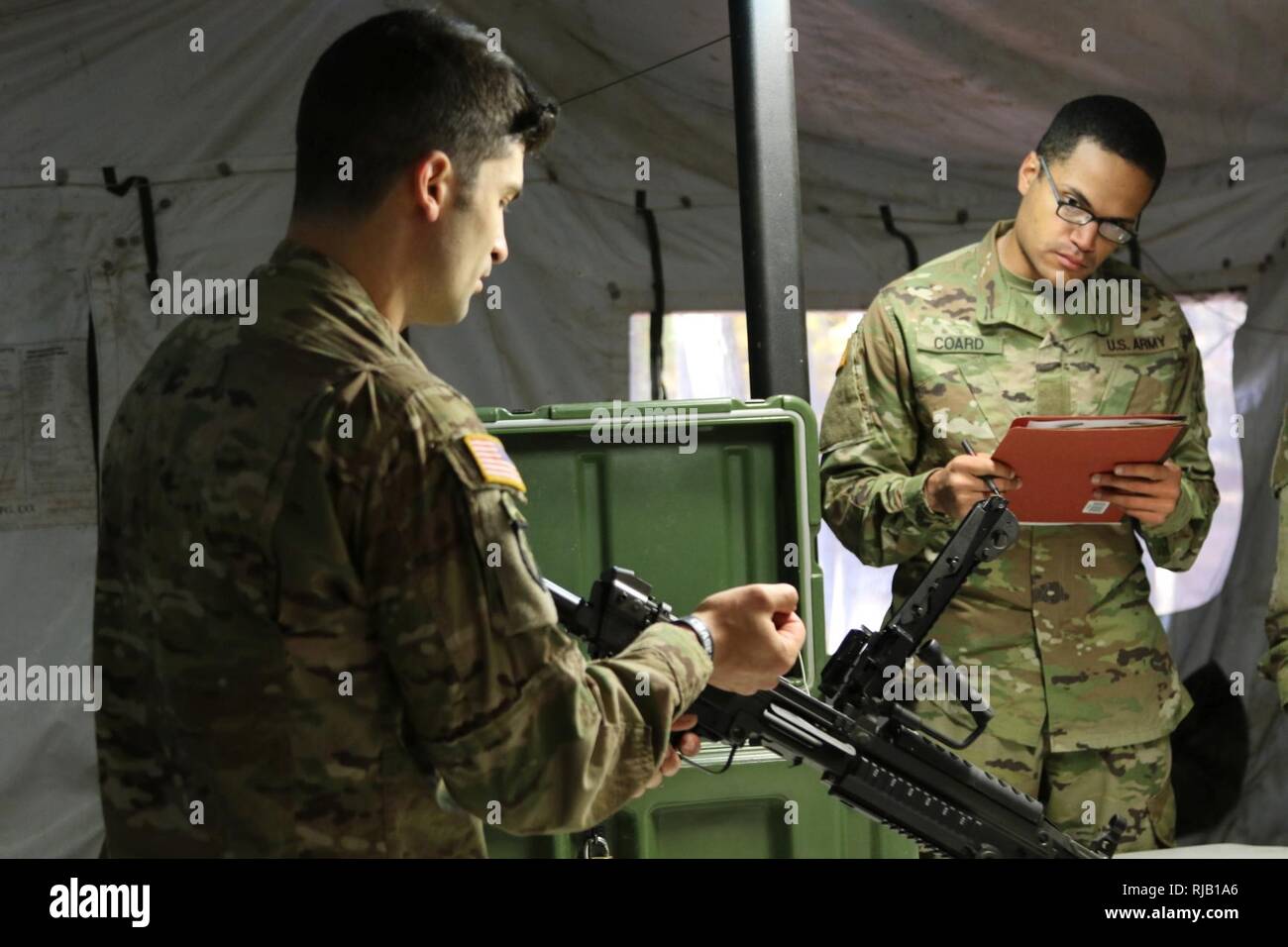Soldier from the 58th Expeditionary Military Intelligence Brigade (EMIB ...