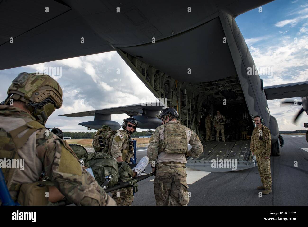 Pararescuemen from the 38th rescue squadron hi-res stock photography ...