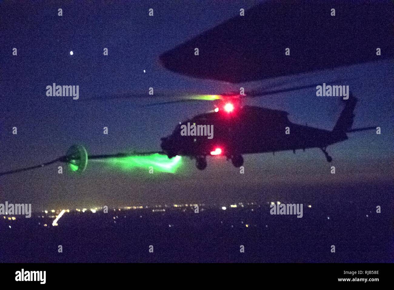 Night aerial refueling hi-res stock photography and images - Alamy