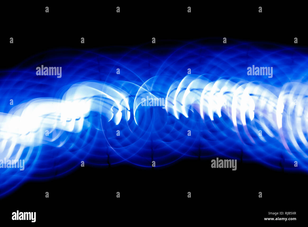 Visible sound waves hi-res stock photography and images - Alamy