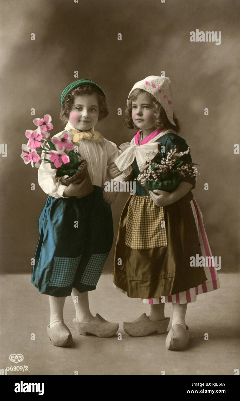 Dutch boy girl hi-res stock photography and images - Alamy