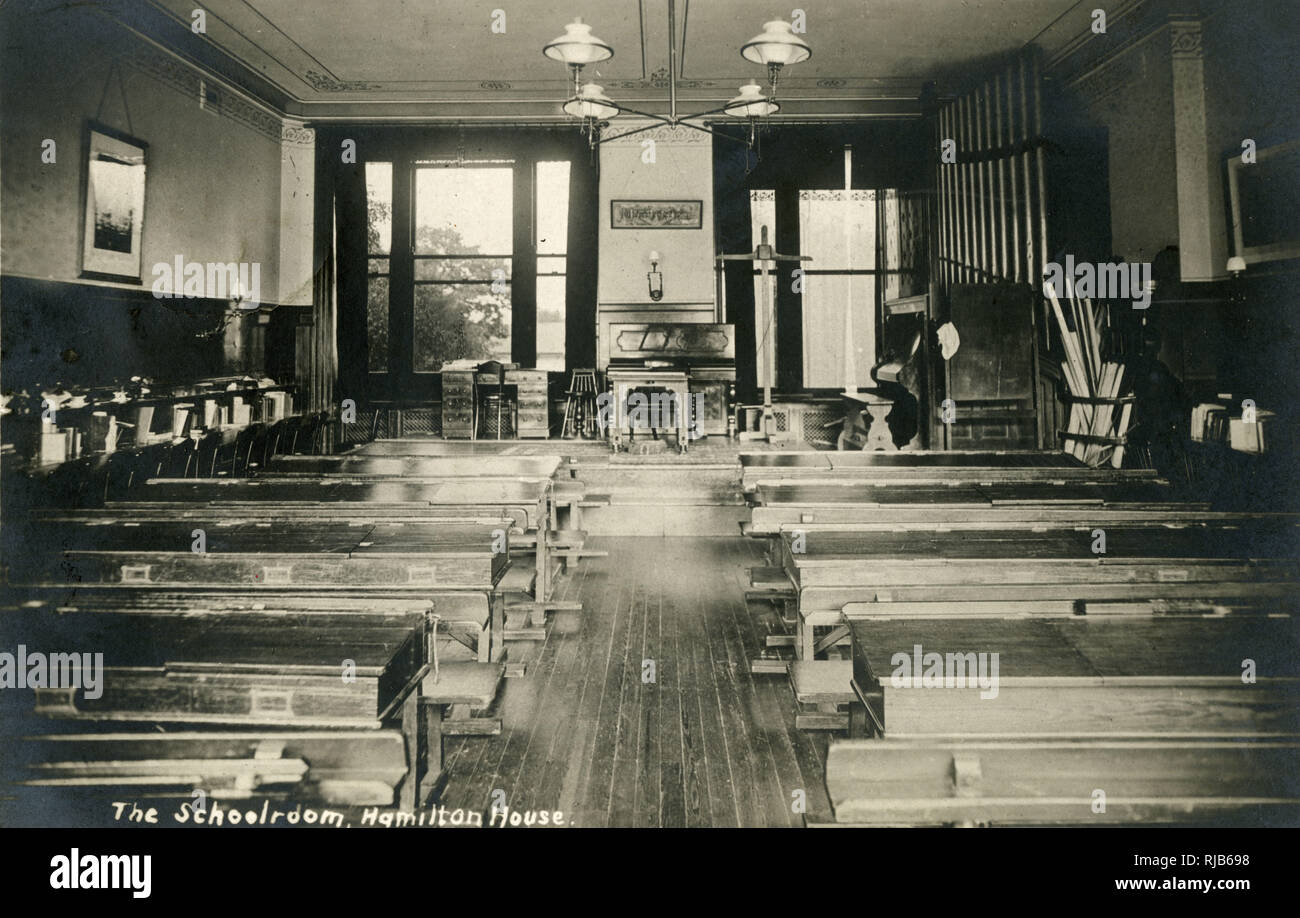 Edwardian school classroom hi-res stock photography and images - Alamy