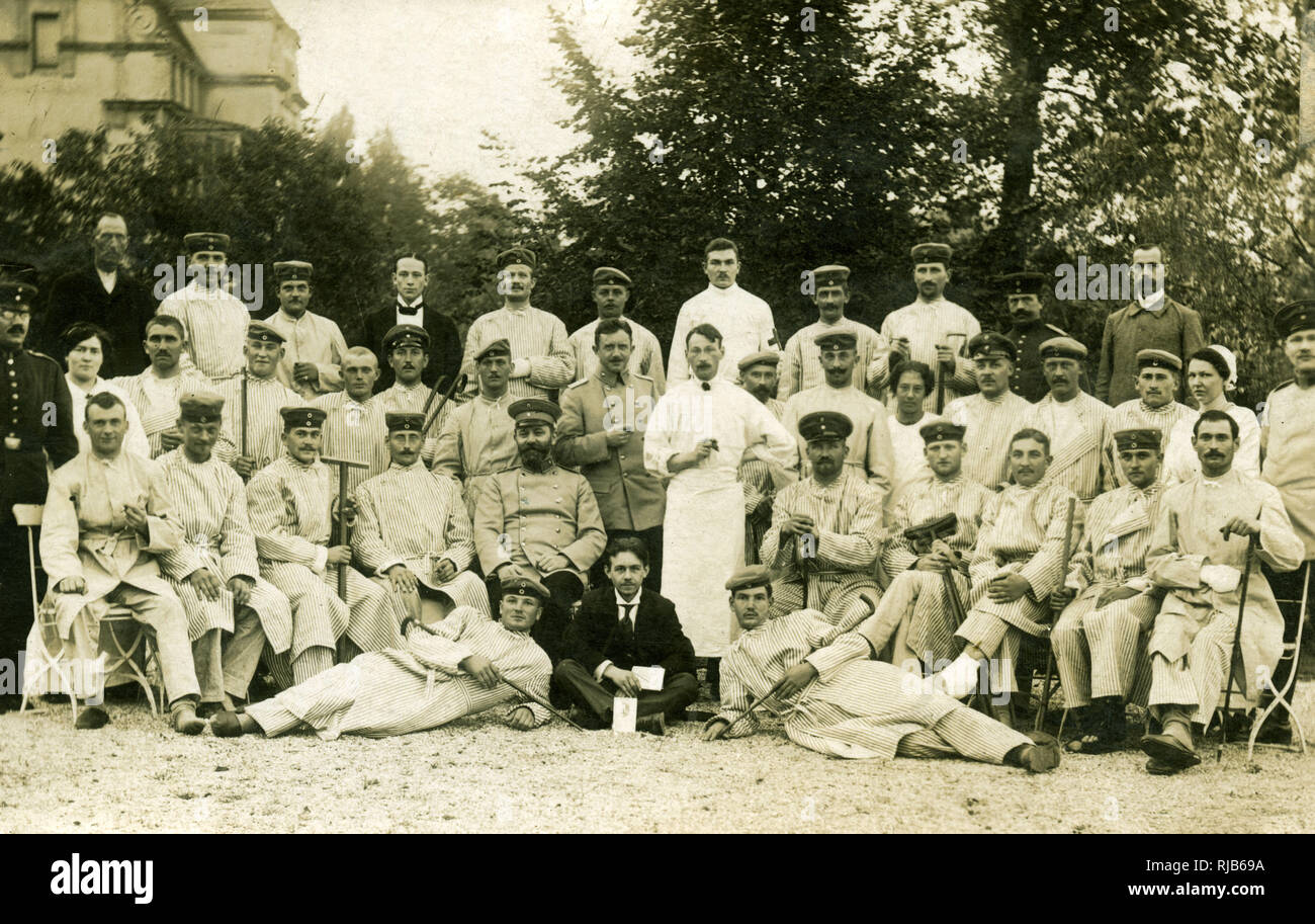 German convalescent soldiers with hospital staff, WW1 Stock Photo - Alamy