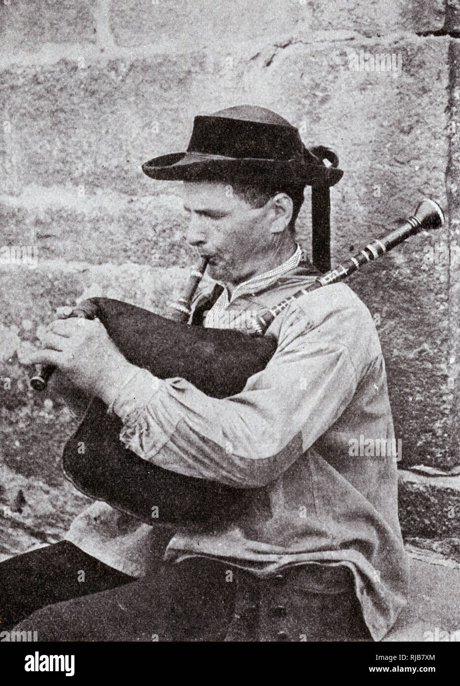 1920s musician hi-res stock photography and images - Alamy