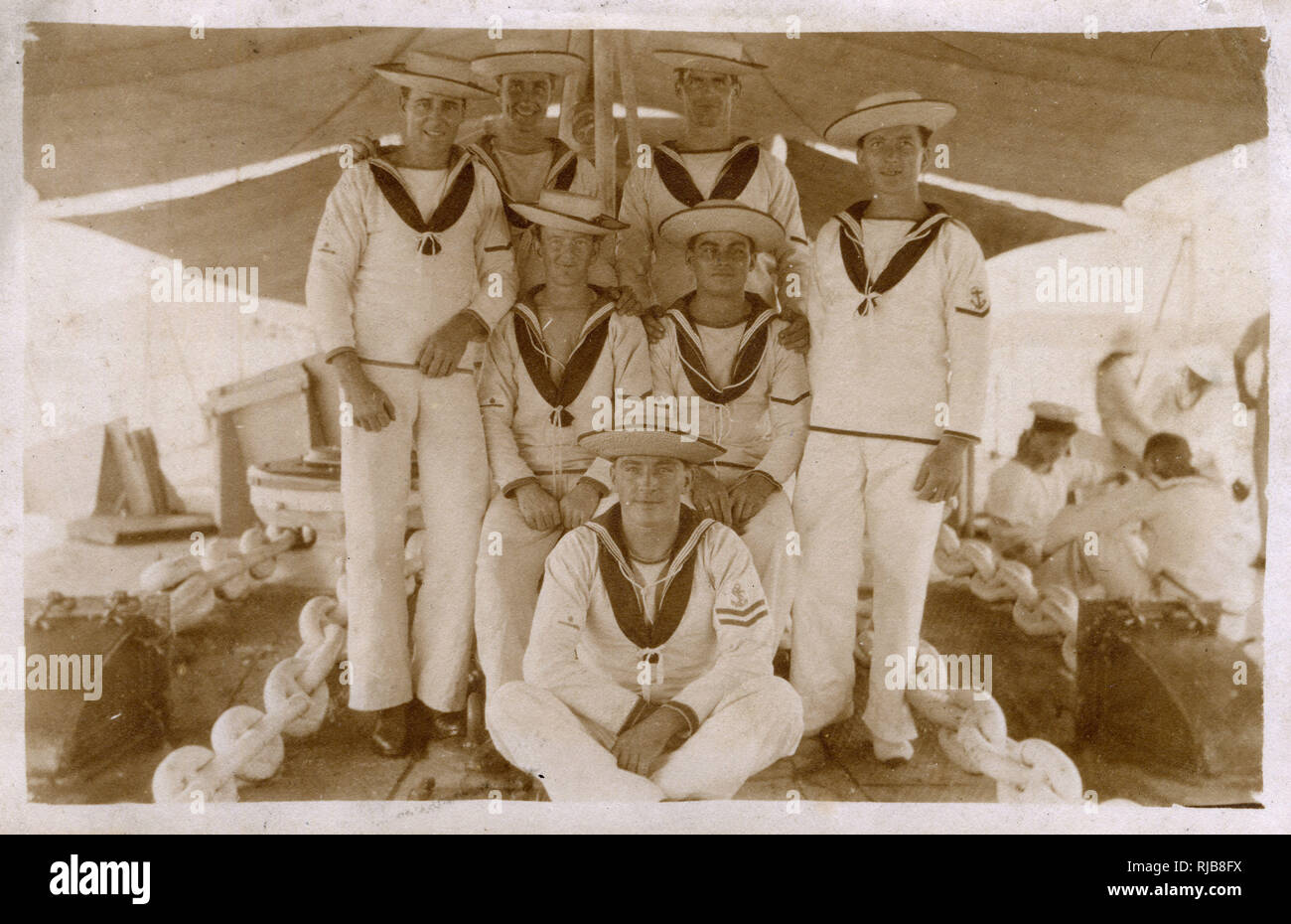 HMS Curlew, British C-class cruiser, crew members Stock Photo - Alamy