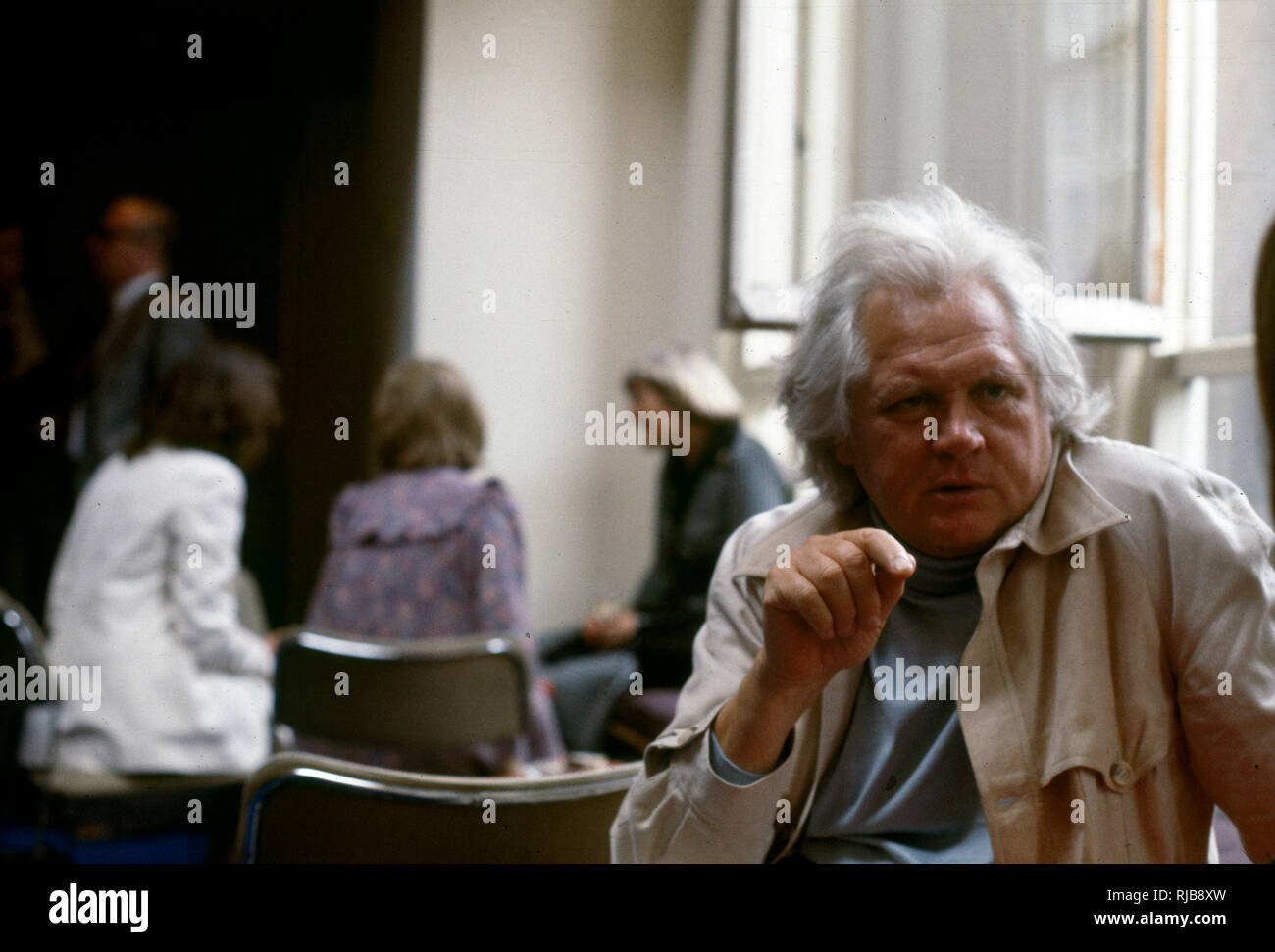 British tv director hi-res stock photography and images - Alamy