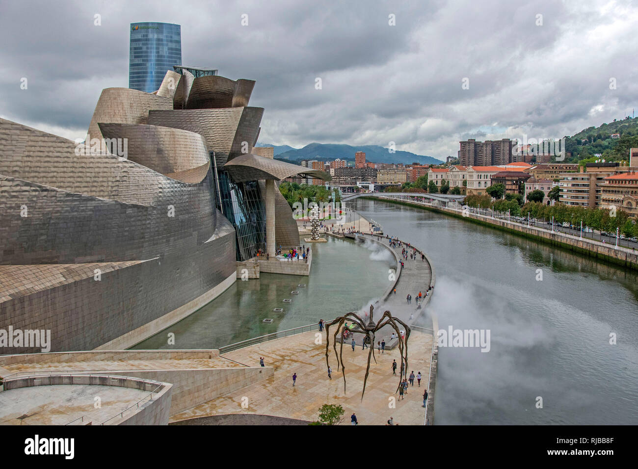 Frank gehry guggenheim museum hi-res stock photography and images - Alamy