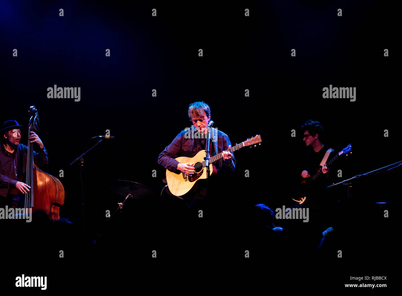 Steve Gunn performing to a sold out show on Feburary 1, 2019 at New ...