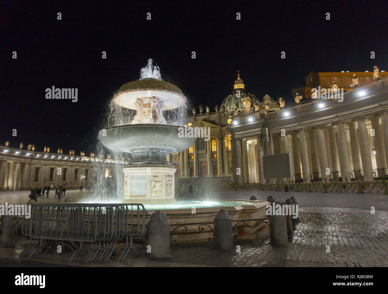Rome skyline st peter basilica vatican hi-res stock photography and images - Alamy
