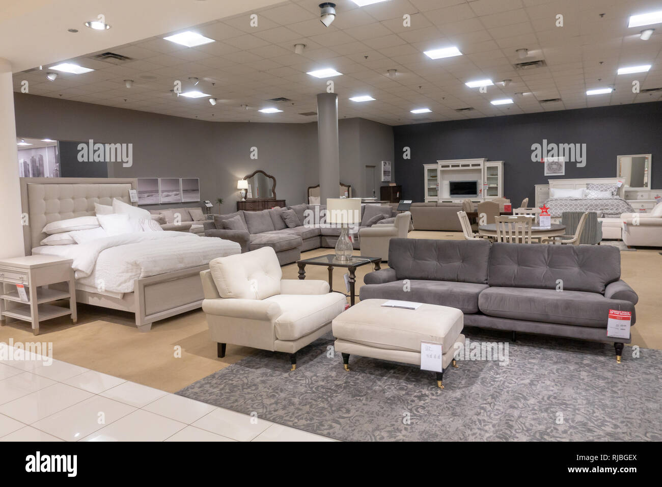 Macys department store inside interior hi-res stock photography and ...