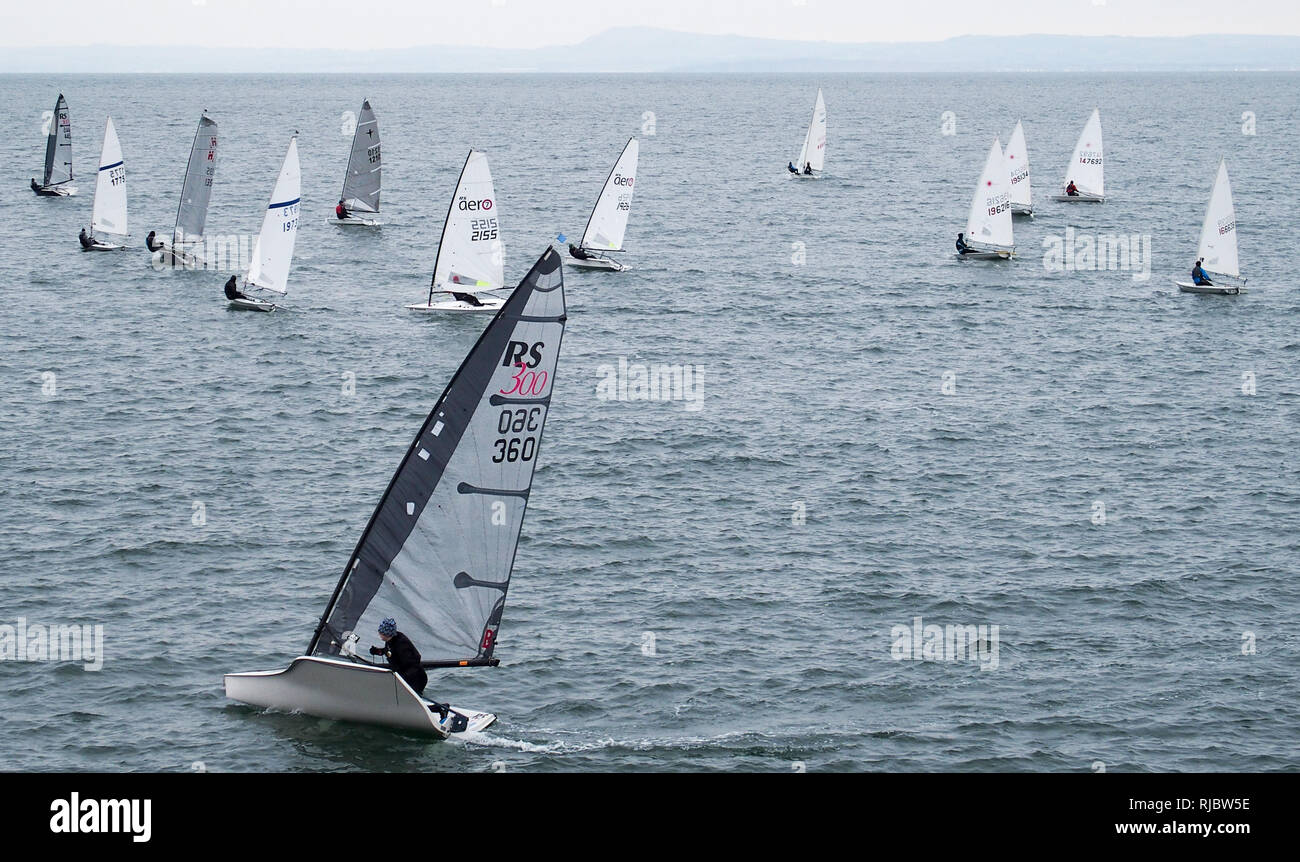 Sailing Dinghy race at North Berwick Stock Photo - Alamy