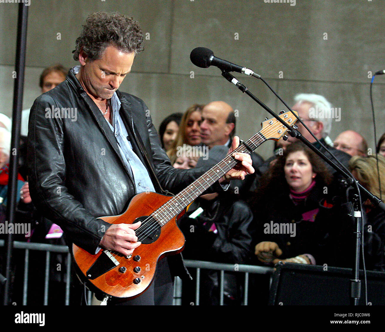LINDSEY BUCKINGHAM 4/18/2003 Photo By John Barrett/PHOTOlink Stock ...
