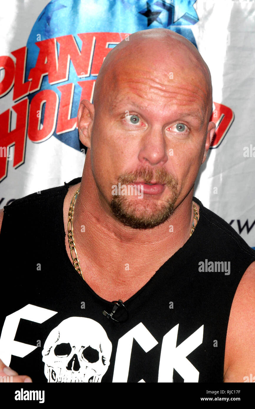 STEVE AUSTIN 10-29-2003 Photo By John Barrett/PHOTOlink Stock Photo - Alamy