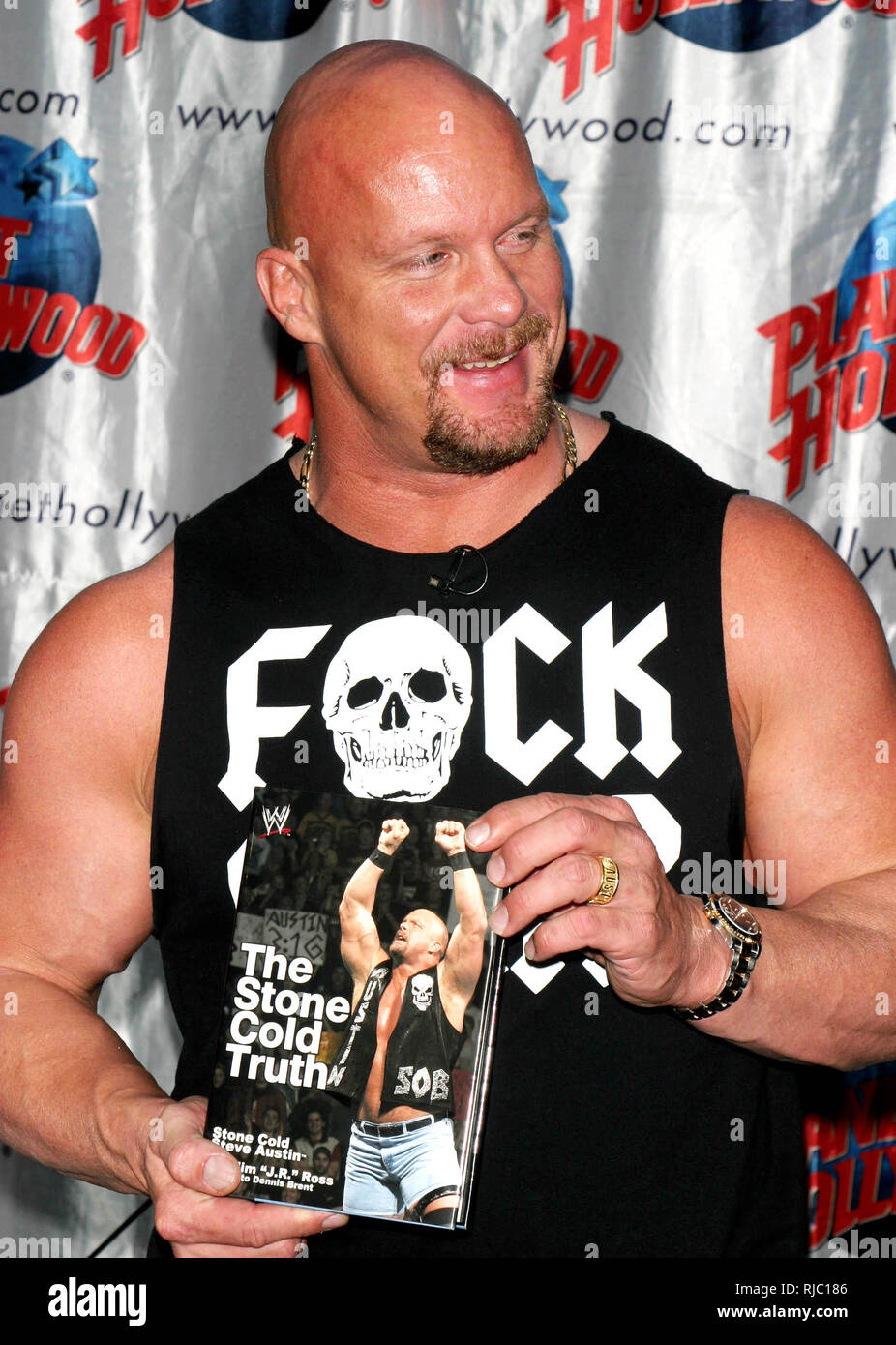 STEVE AUSTIN 10-29-2003 Photo By John Barrett/PHOTOlink Stock Photo - Alamy