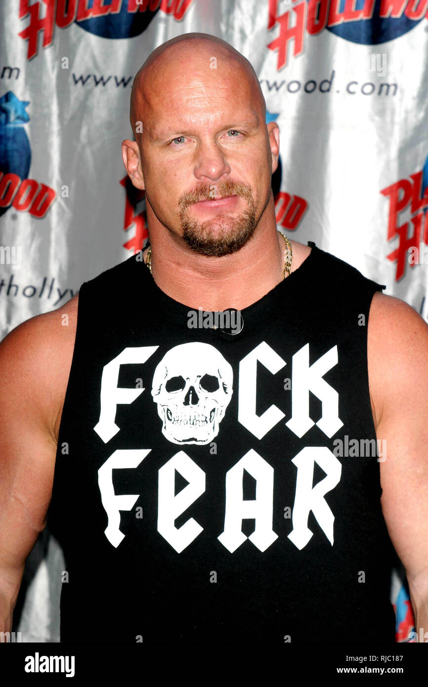 STEVE AUSTIN 10-29-2003 Photo By John Barrett/PHOTOlink Stock Photo - Alamy