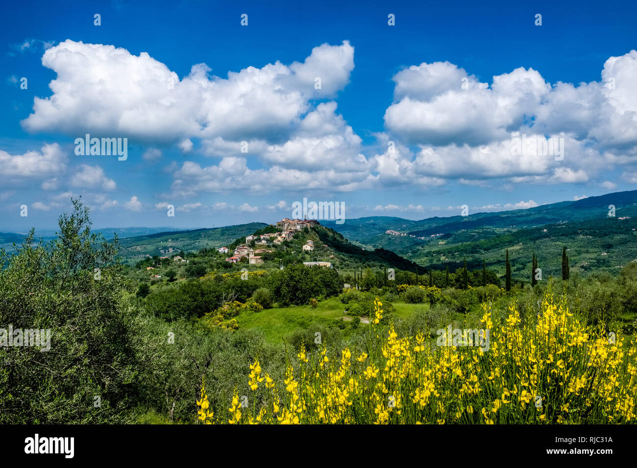 Typical italian hill top town hi-res stock photography and images - Alamy