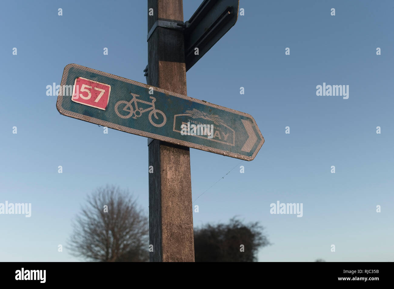 The National Byway cycle route 57 in Oxfordshire, England, UK Stock ...