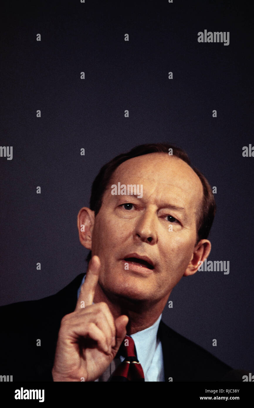 Former Governor and Secretary of Education Lamar Alexander of Tennessee ...