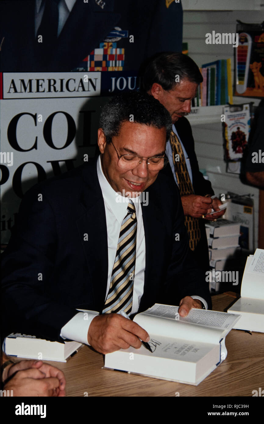 Retired U.S. Army General Colin Powell during a signing of his book "My ...