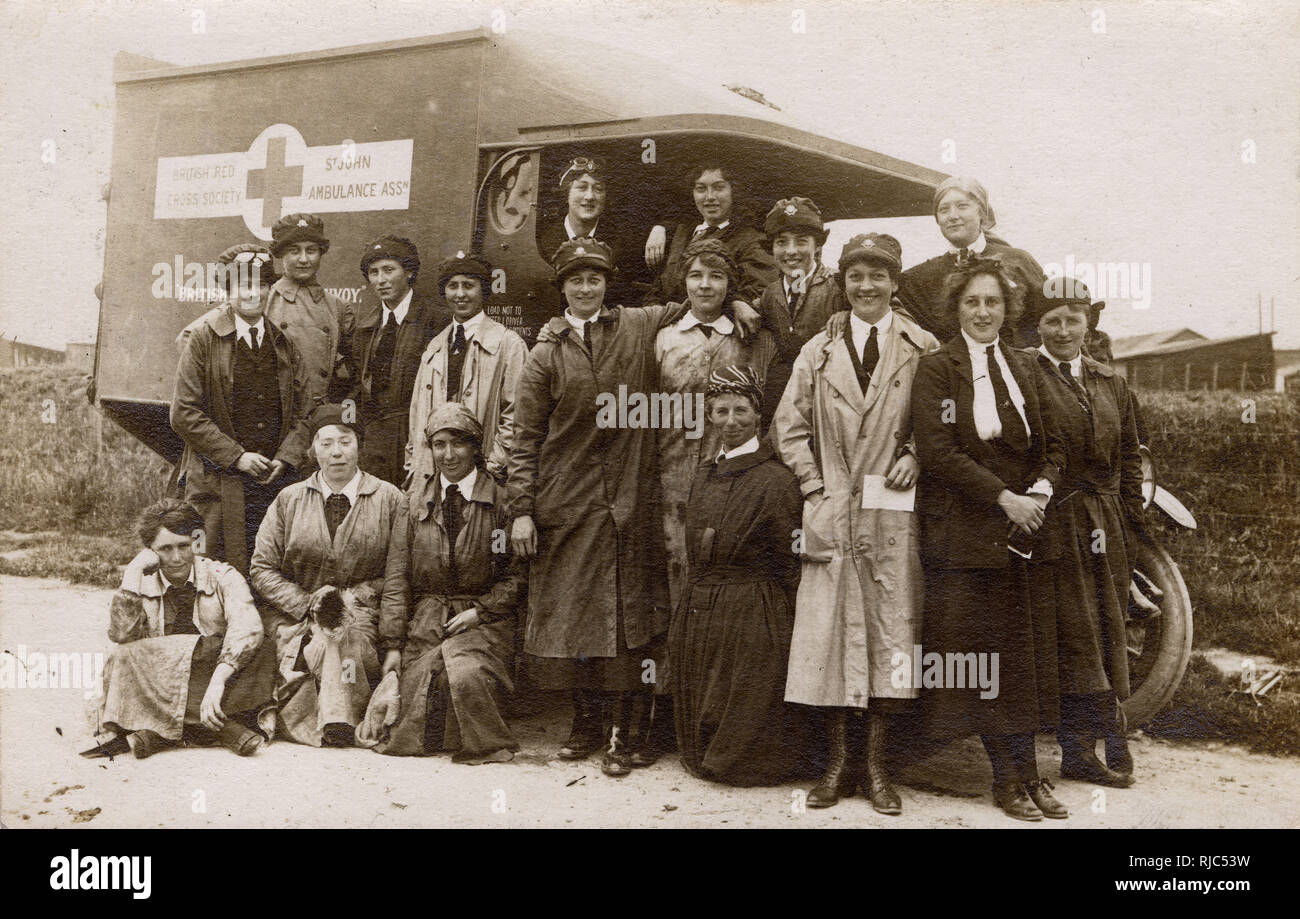 WW1 - A group of VAD (The Voluntary Aid Detachment) Ambulance drivers ...