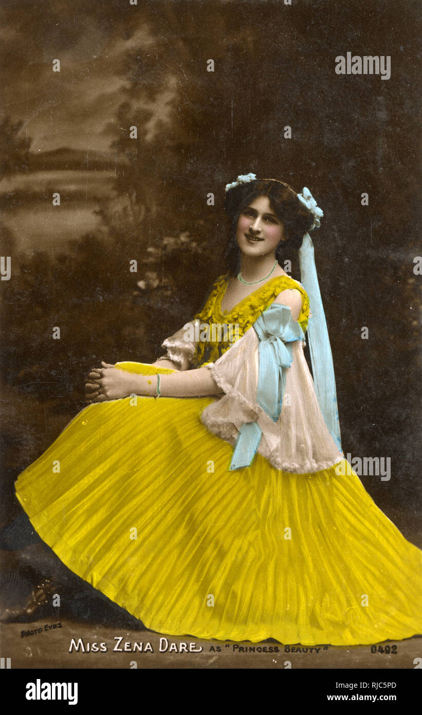 Singer blue dress hi-res stock photography and images - Alamy