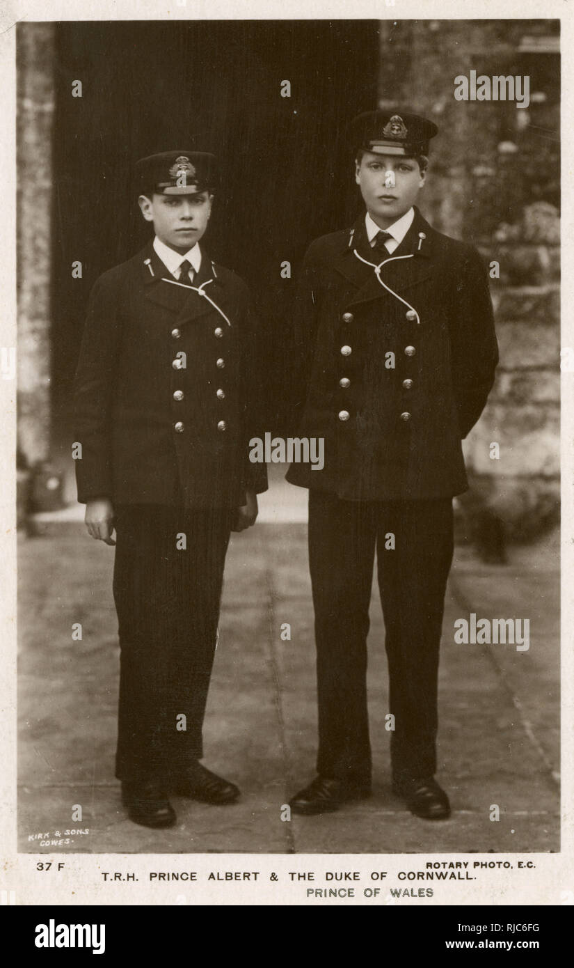 Royal navy uniform 1952 hi-res stock photography and images - Alamy
