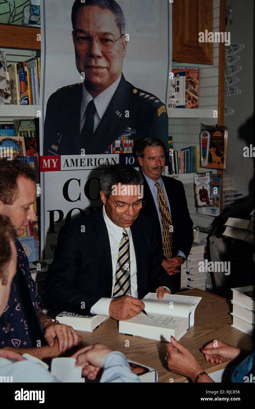 Retired U.S. Army General Colin Powell during a signing of his book "My ...