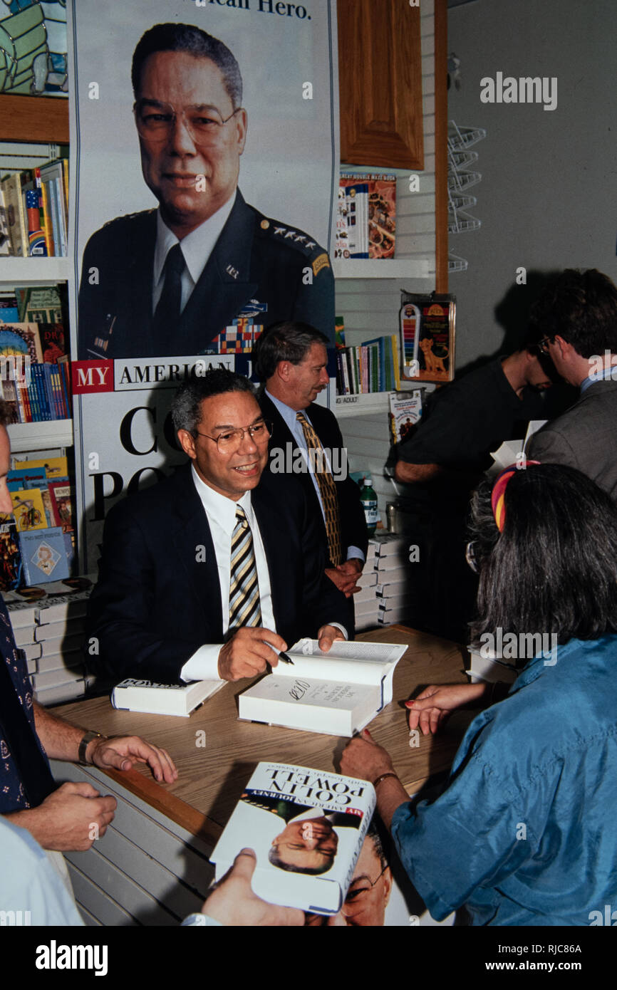 Retired U.S. Army General Colin Powell during a signing of his book "My ...