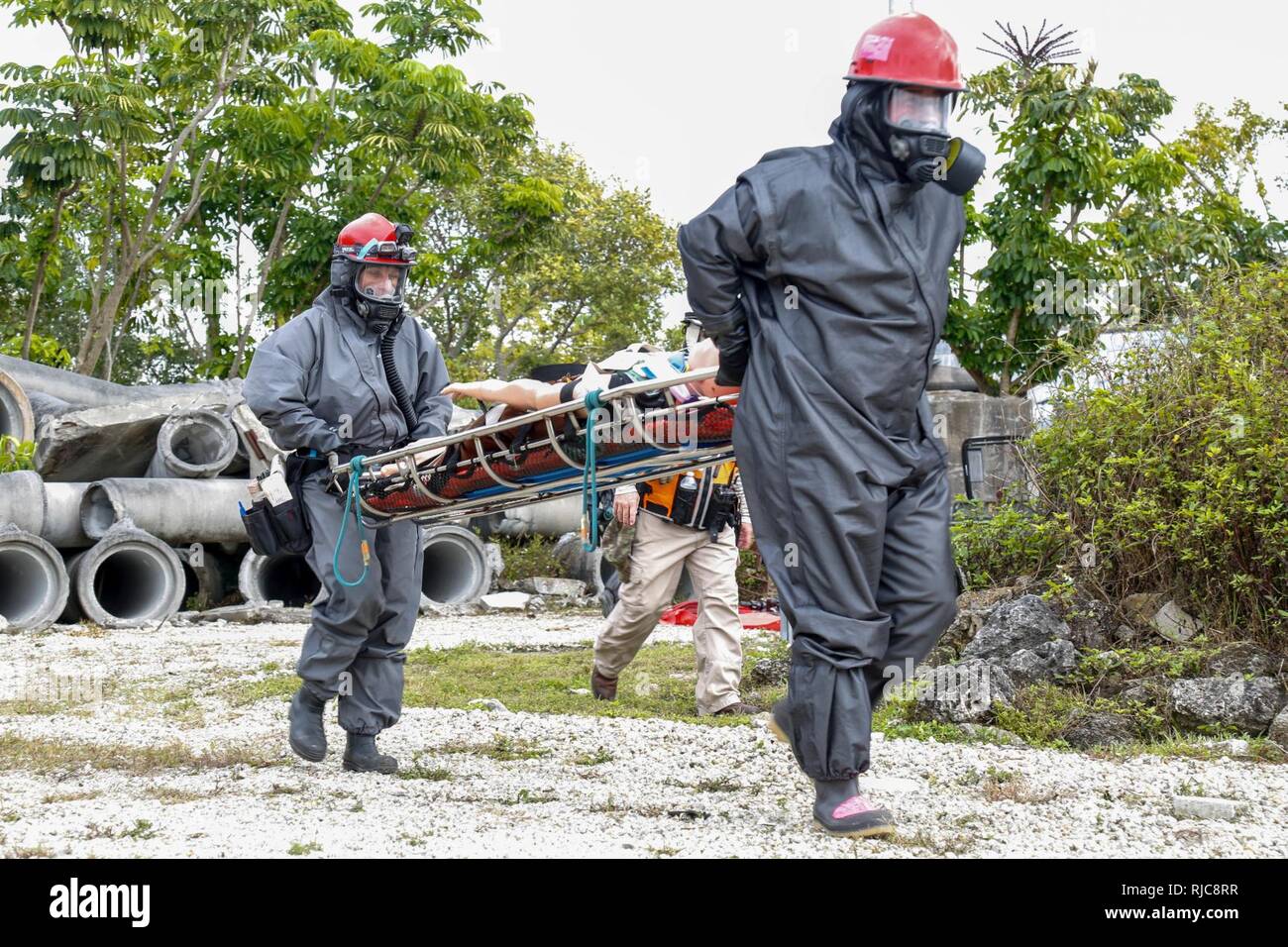 U. S. Army Reserve Soldiers assigned to the Combat Support Hospital ...