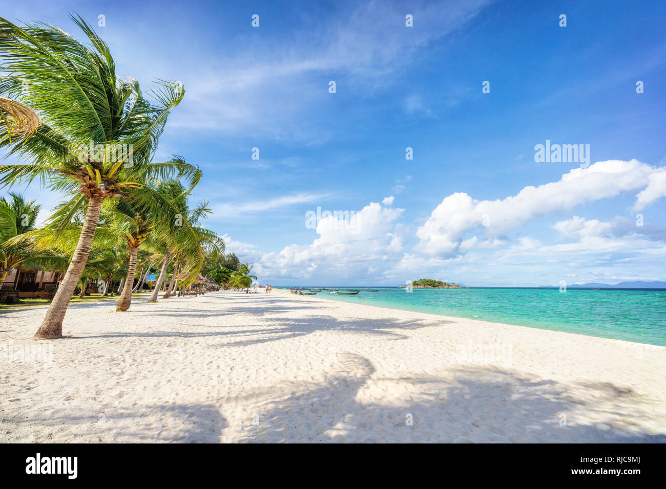 Asian tropical beach paradise in Thailand Stock Photo - Alamy