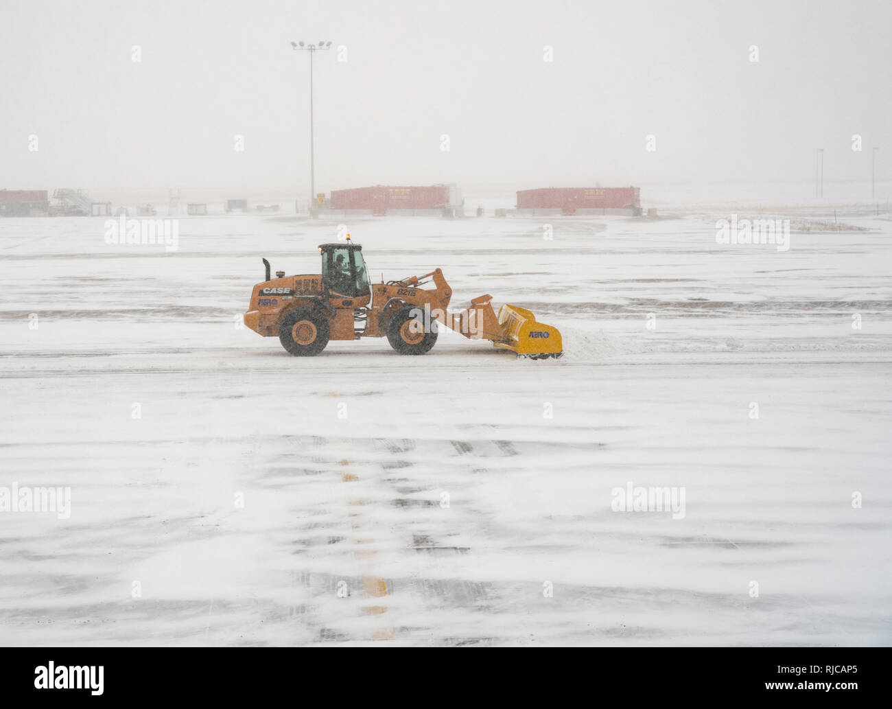 Snow runway hi-res stock photography and images - Alamy